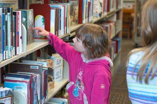 How to Use the Library in Your Homeschool - Simple Homeschool